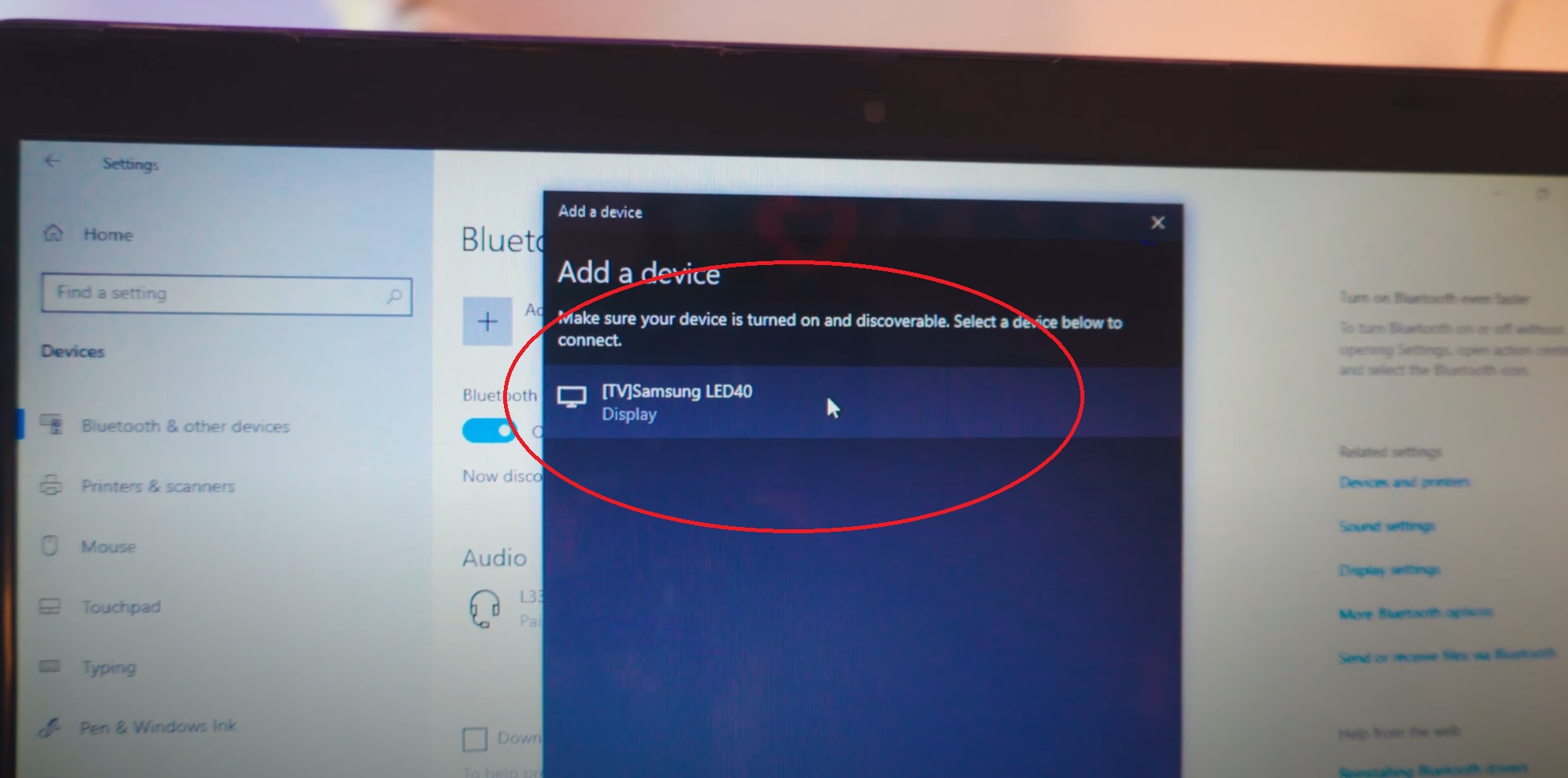 How to Connect Laptop Screen to TV - Screen Mirroring